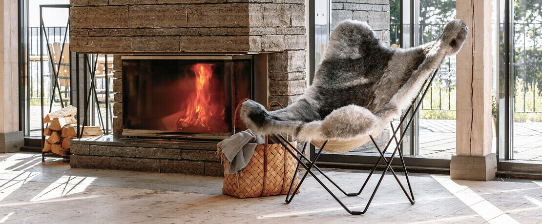 Designer-Sessel und -Hocker mit Fell | Stylemag by AmbienteDirect